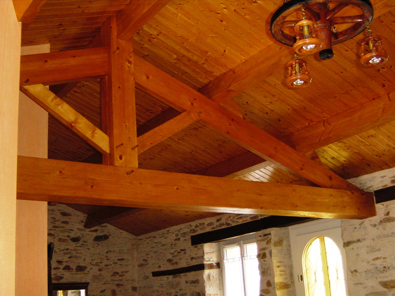 Demi-ferme apparente – SNOCI Charpente