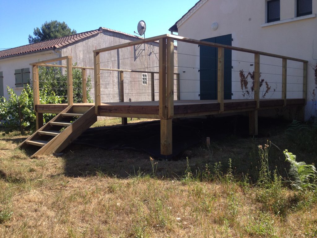 Terrasse surélevée bois / balcon – SNOCI Charpente